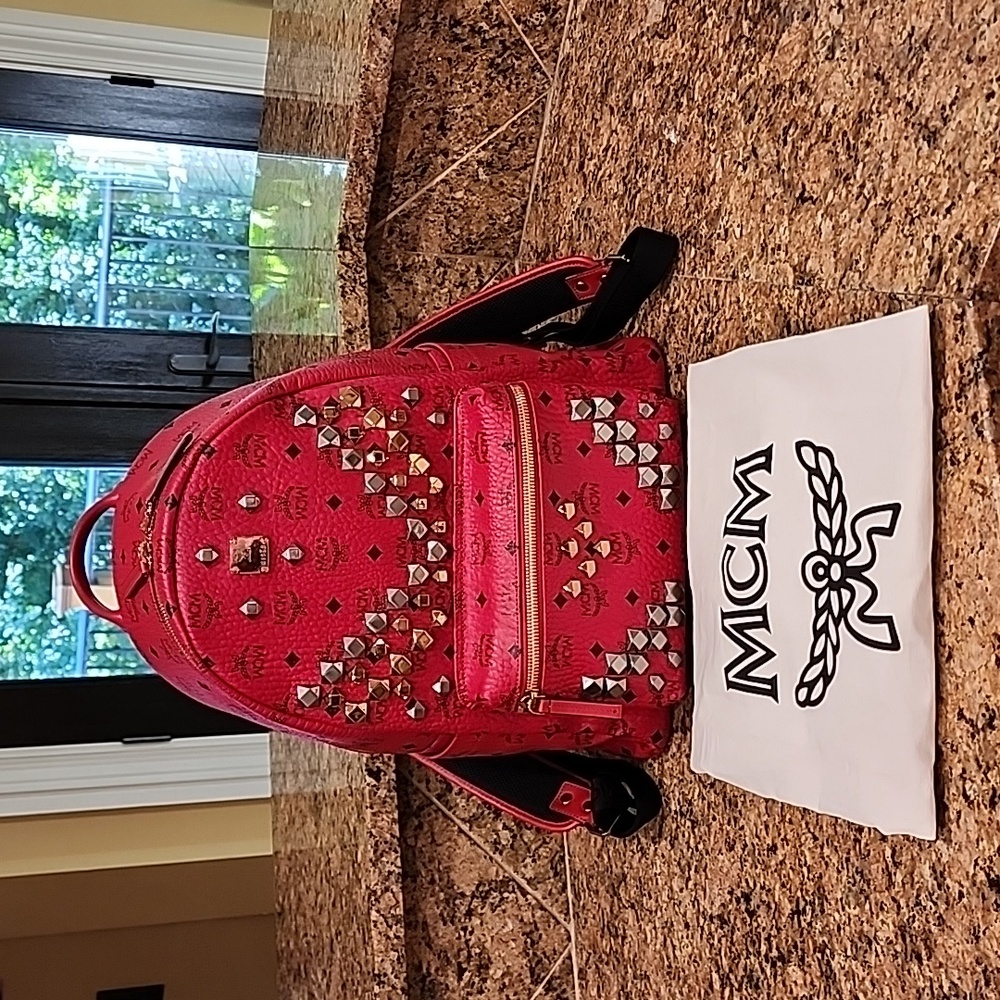 Mcm Red Visetos Stark Studded Medium Backpack - Gem